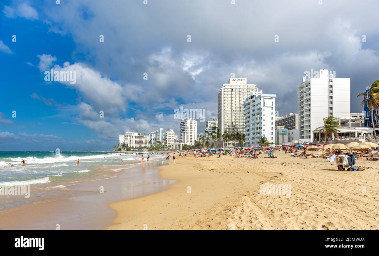 Groups fo people hi-res stock photography and images - Alamy