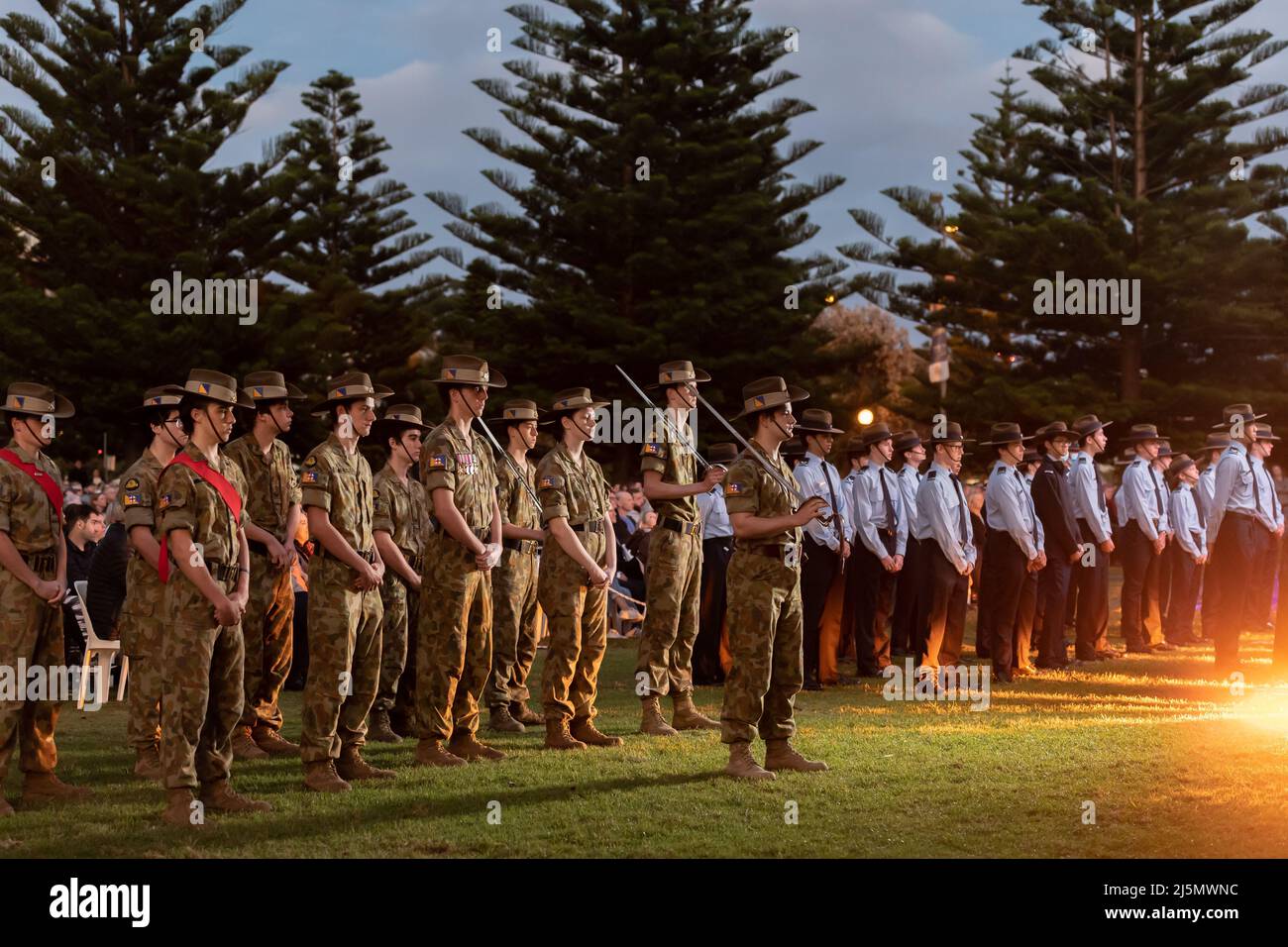 Sydney, Australia. 25th Apr, 2022. Catafalque party stands guard at the ...