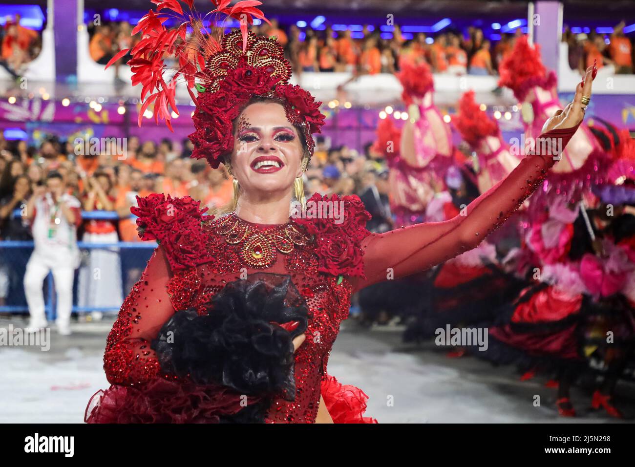Rio De Janeiro, Brazil . 24th Apr, 2022. Members of Grande Rio samba ...