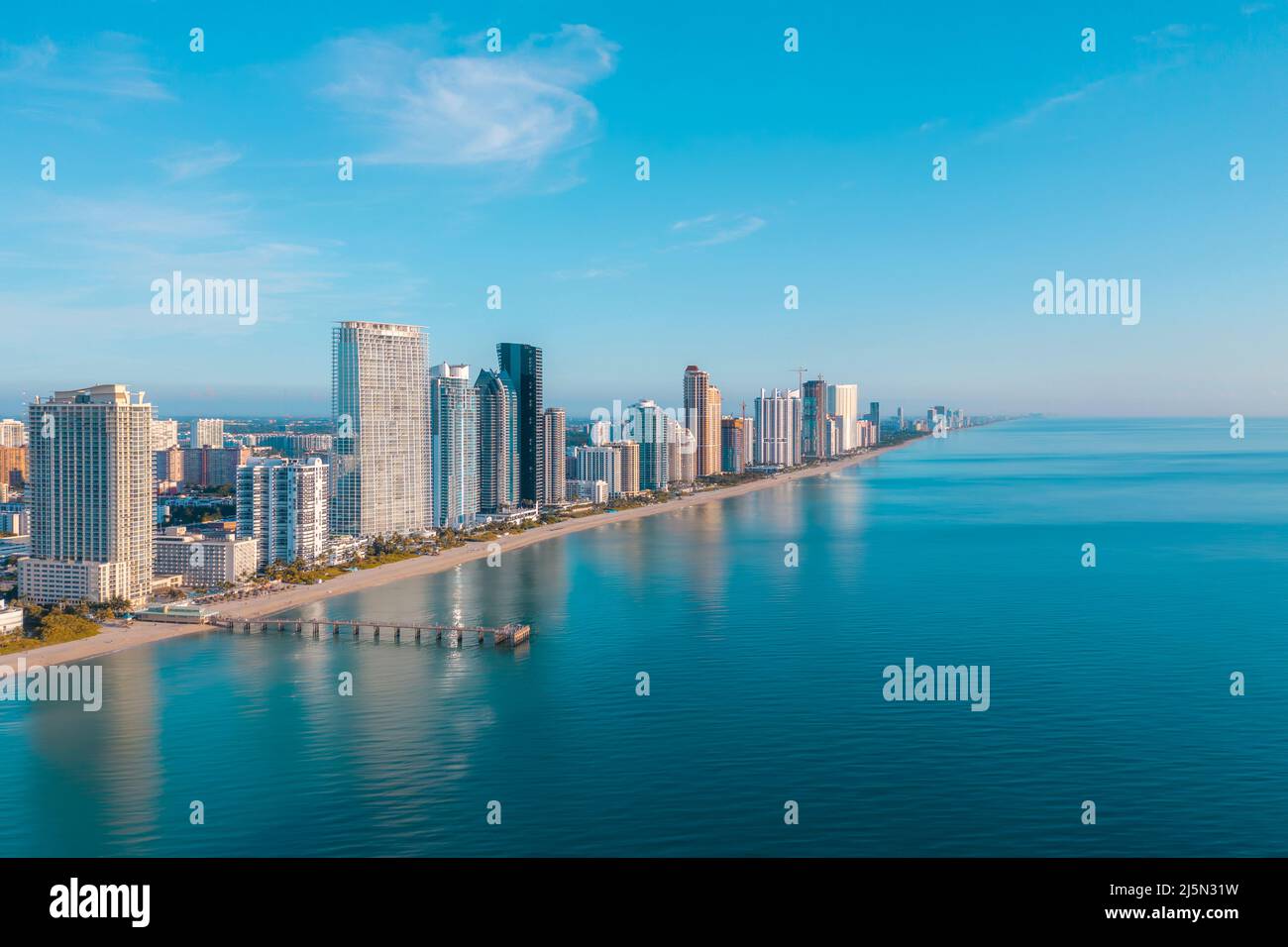 Sunny isles florida water hi-res stock photography and images - Alamy