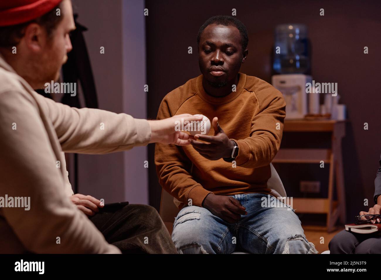 Passing ball hi-res stock photography and images - Alamy