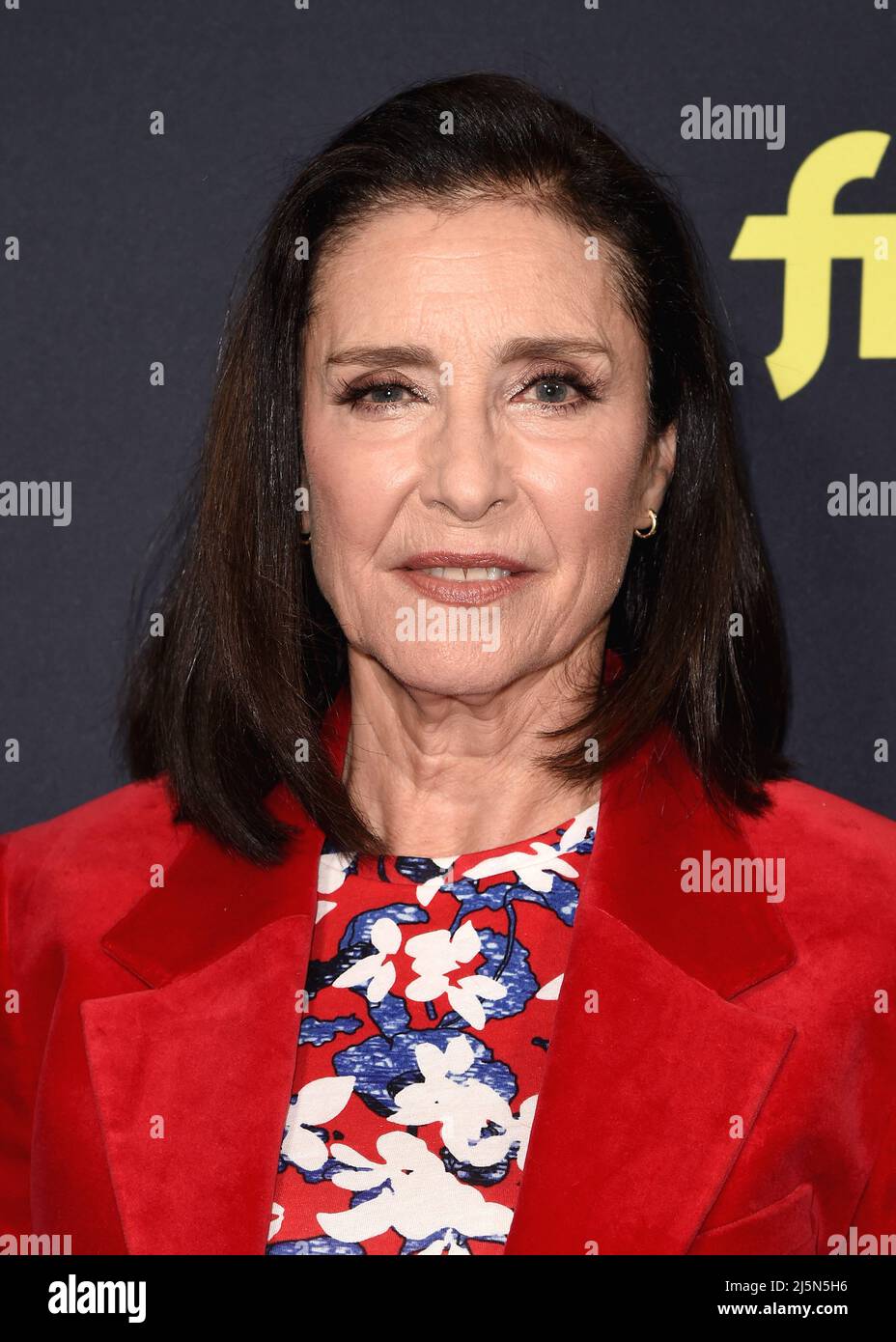 Los Angeles, USA. 24th Apr, 2022. Mimi Rogers walking on the red carpet ...