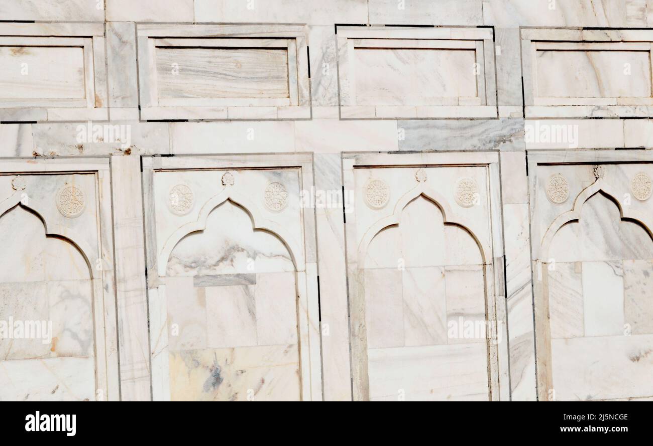 Details of marble surface with inlay in Taj Mahal Stock Photo - Alamy
