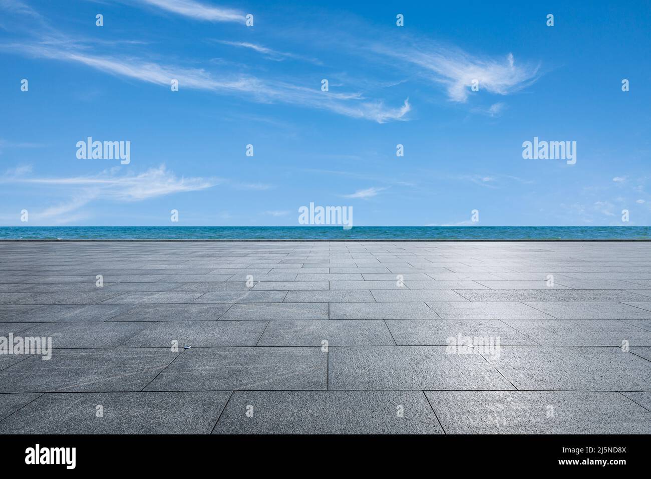 Empty lake landscape hi-res stock photography and images - Alamy