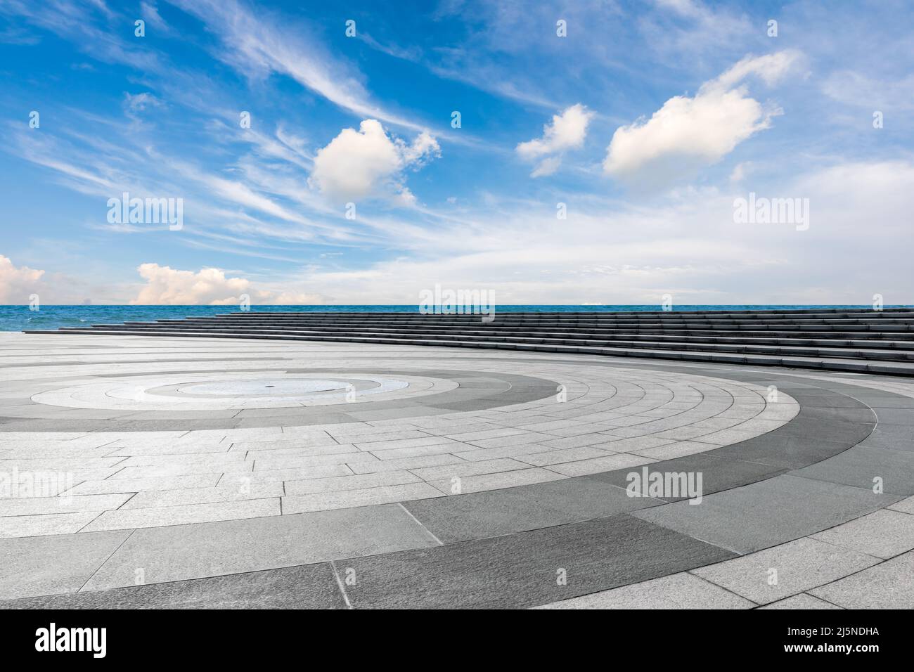 Empty lake landscape hi-res stock photography and images - Alamy