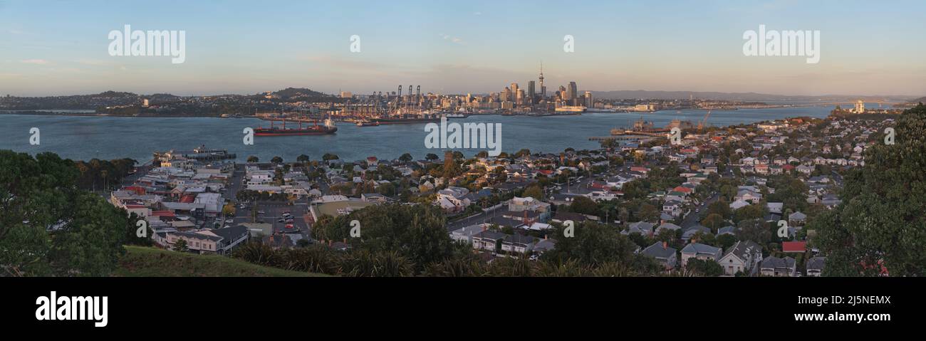 Panorama of Auckland city and harbour taken from Mt Victoria/Takarunga ...