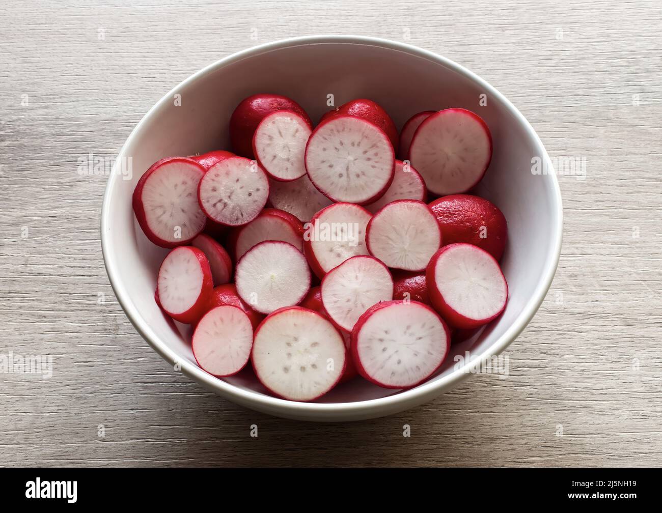 Slices fresh ripe radish hi-res stock photography and images - Alamy