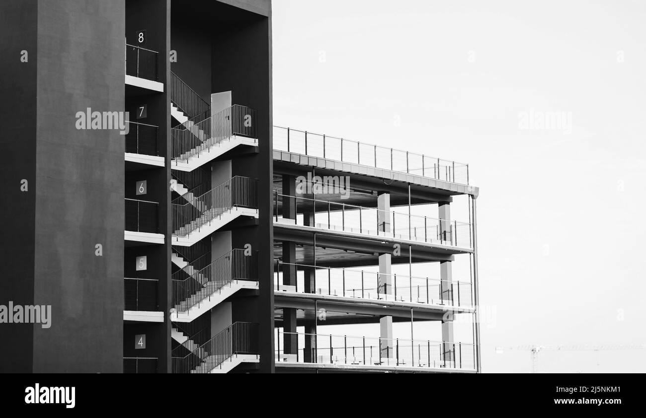 Modern building architecture lot Black and White Stock Photos & Images ...