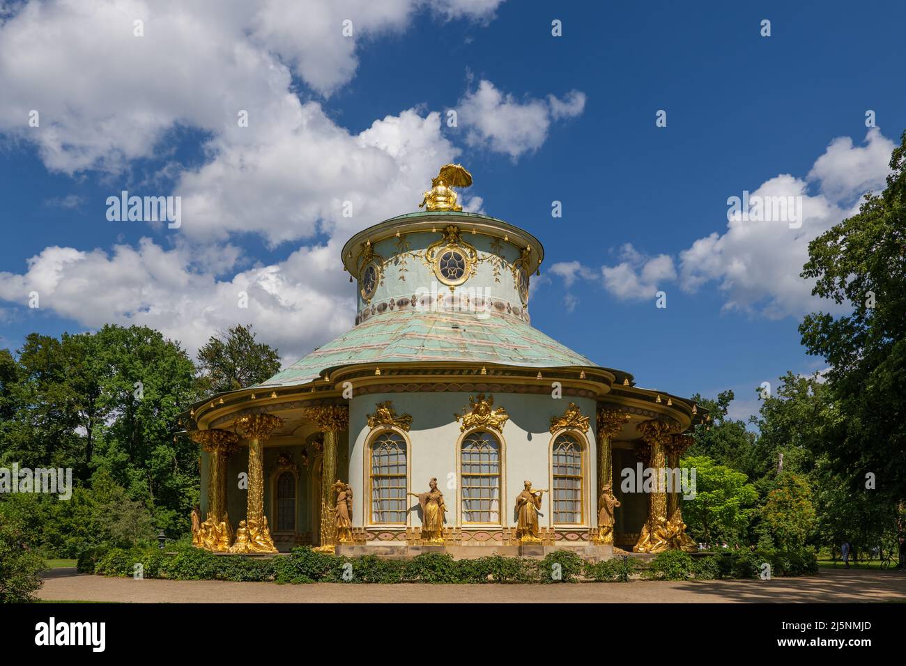 Pavilion house hi-res stock photography and images - Alamy
