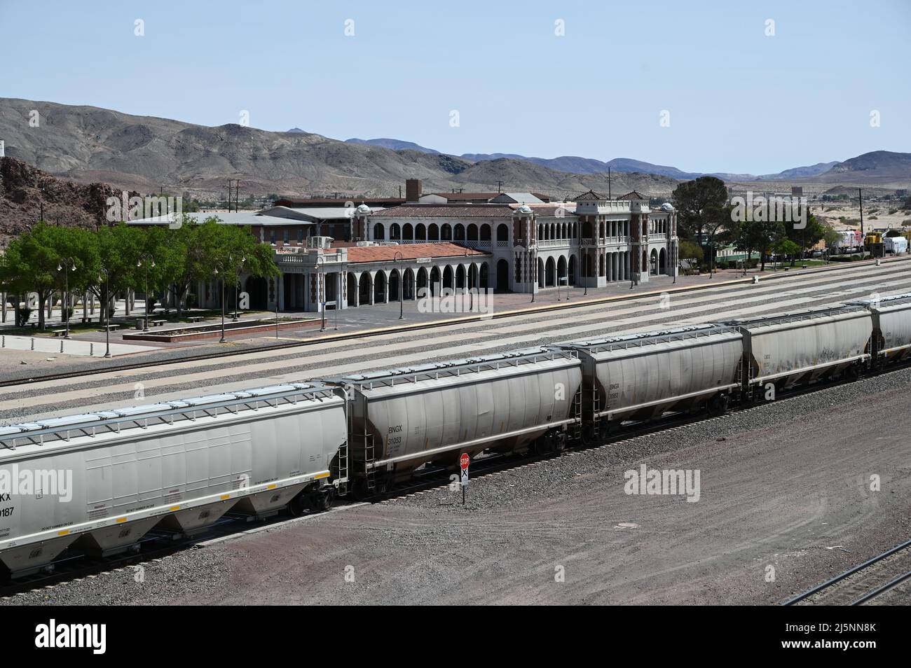 Barstow california train yard hi-res stock photography and images - Alamy
