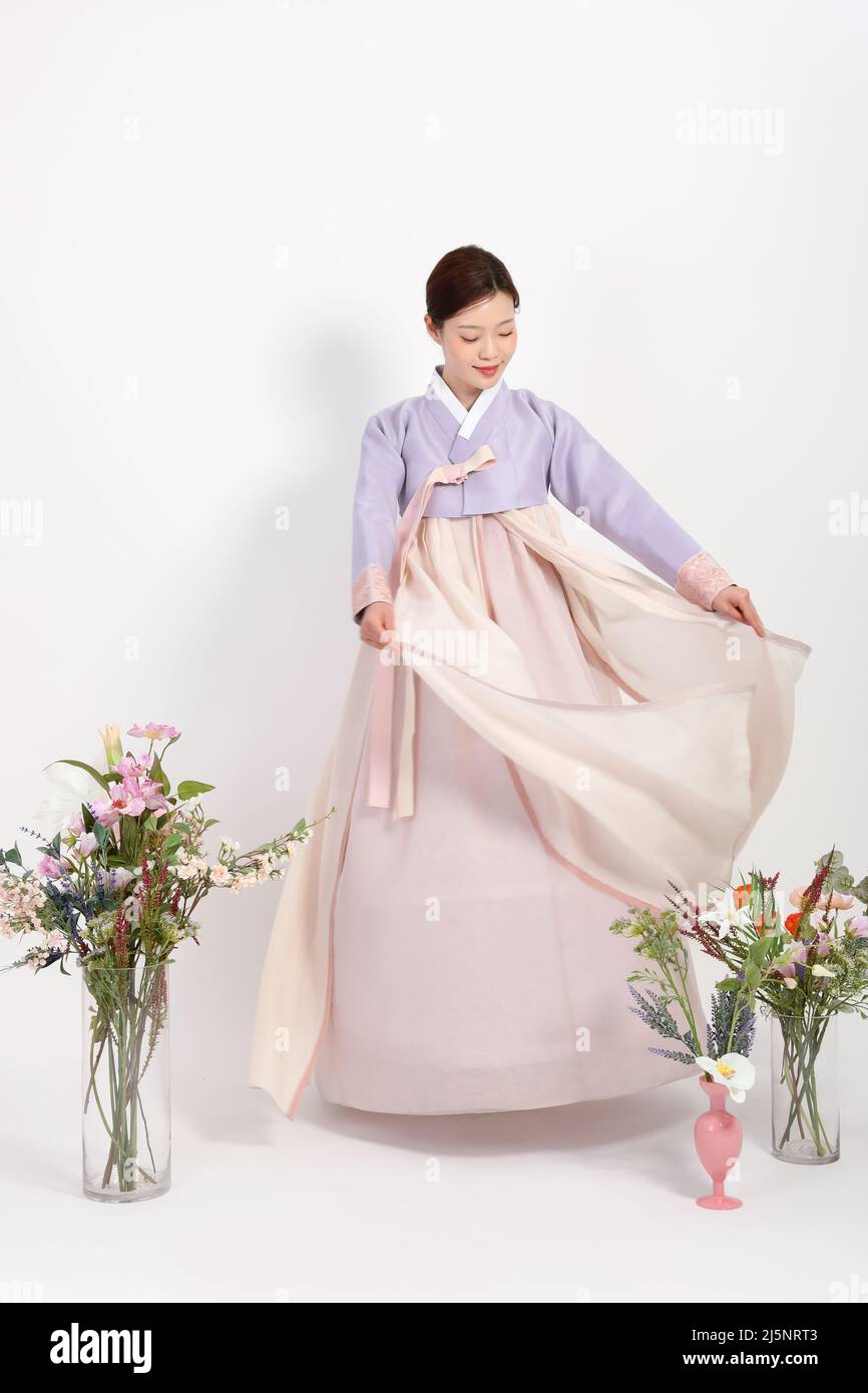 spring beauty concept, beautiful korean woman wearing hanbok Stock ...