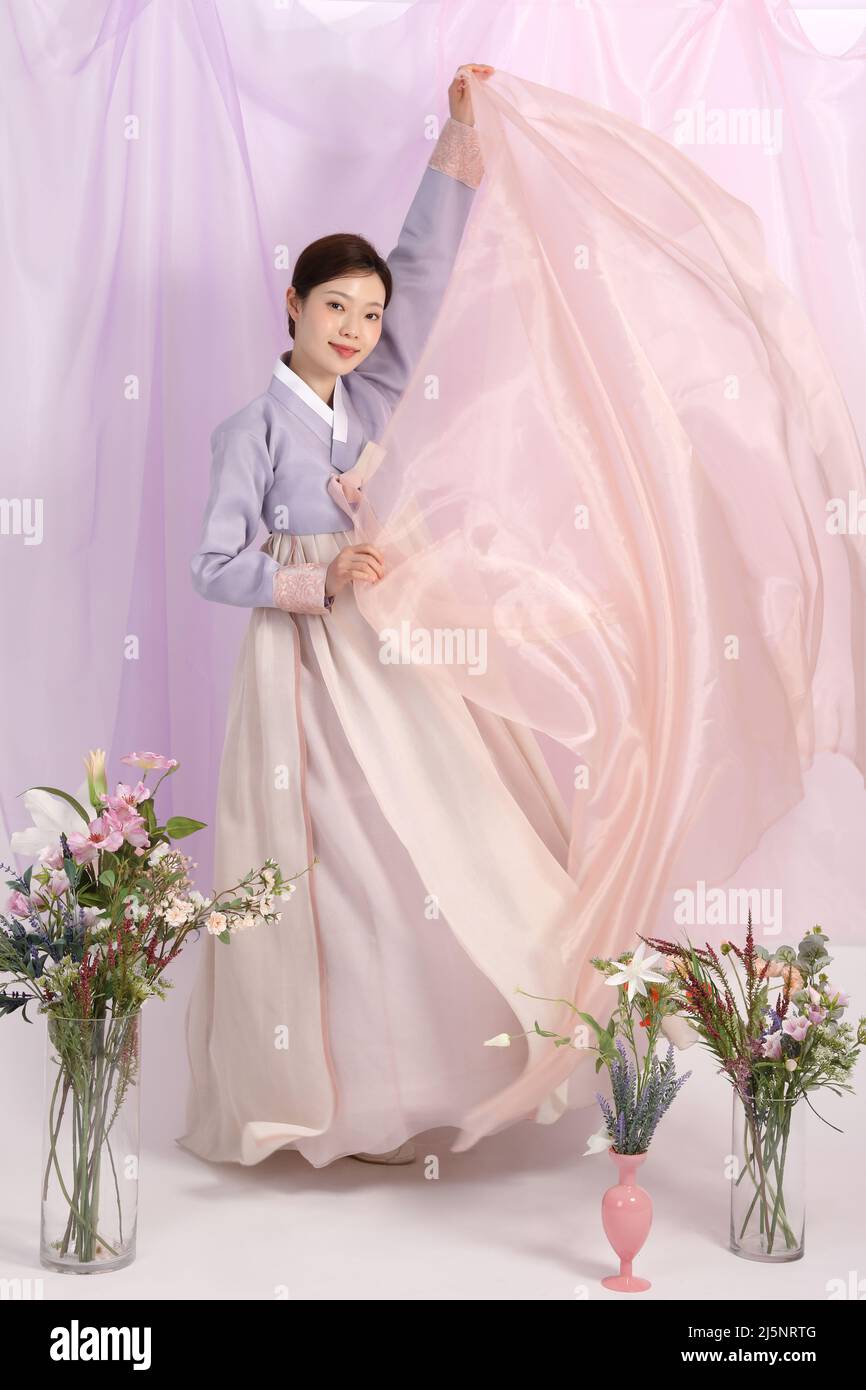 spring beauty concept, beautiful korean woman wearing hanbok Stock ...