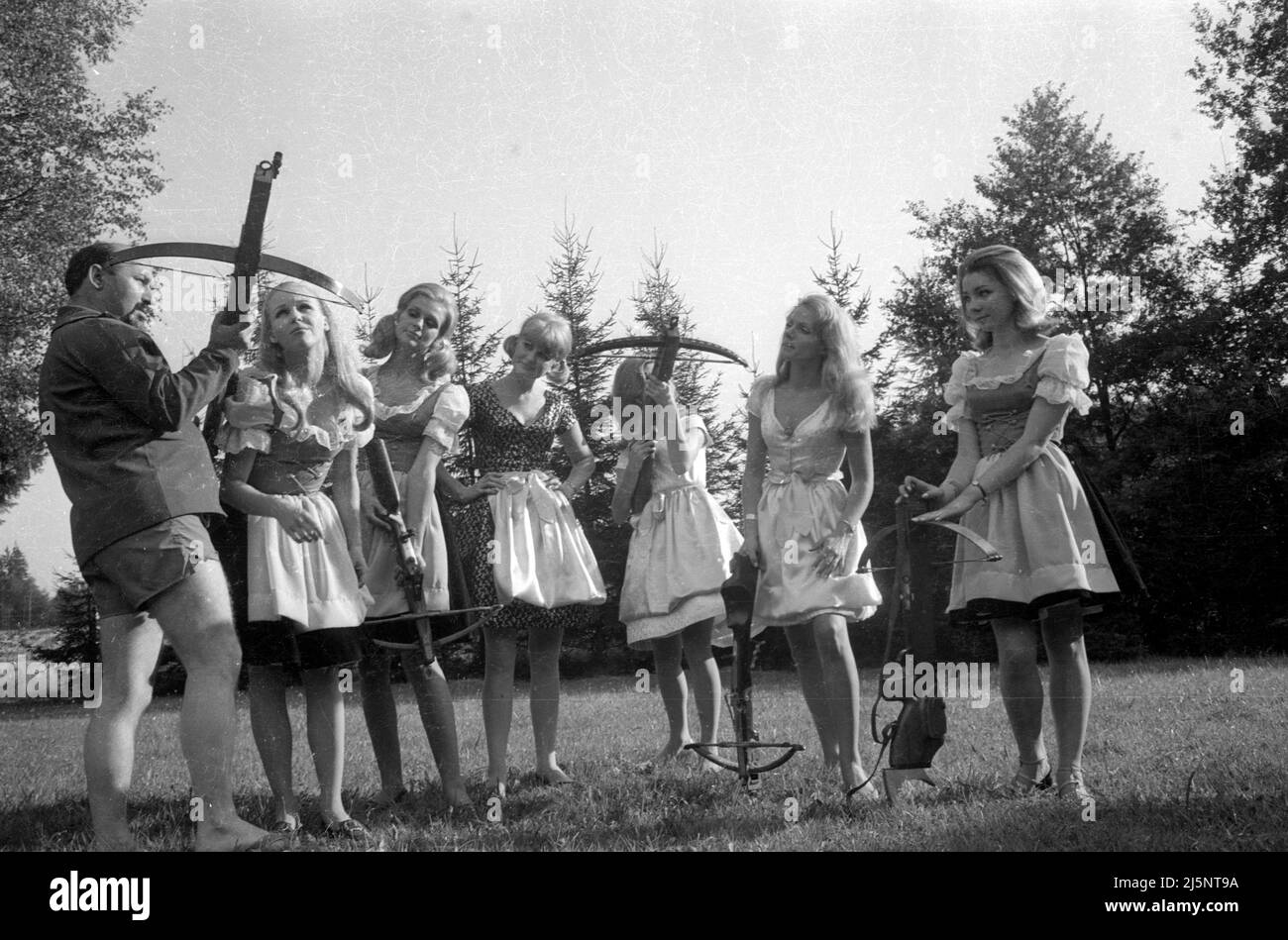 Golden shot tv show hi-res stock photography and images - Alamy