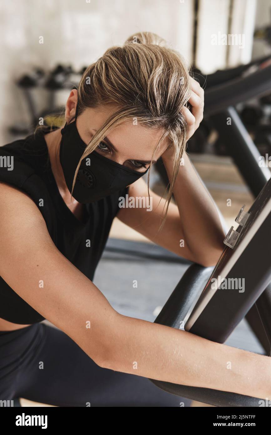 Normal people gym fit hi-res stock photography and images - Alamy