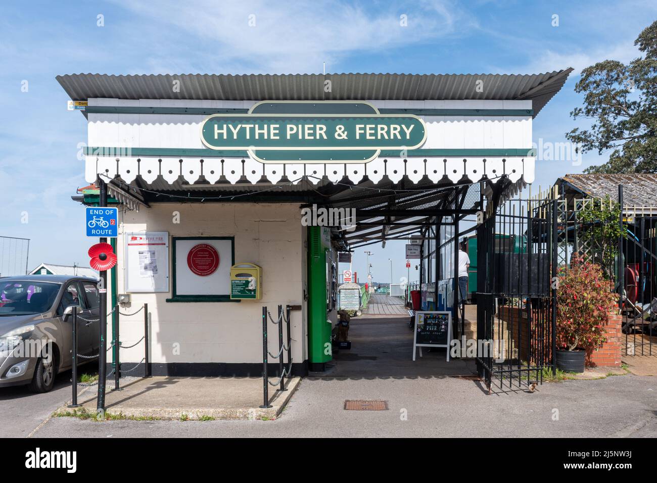 Hythe Pier and Ferry which runs from Hythe in Hampshire to Southampton ...