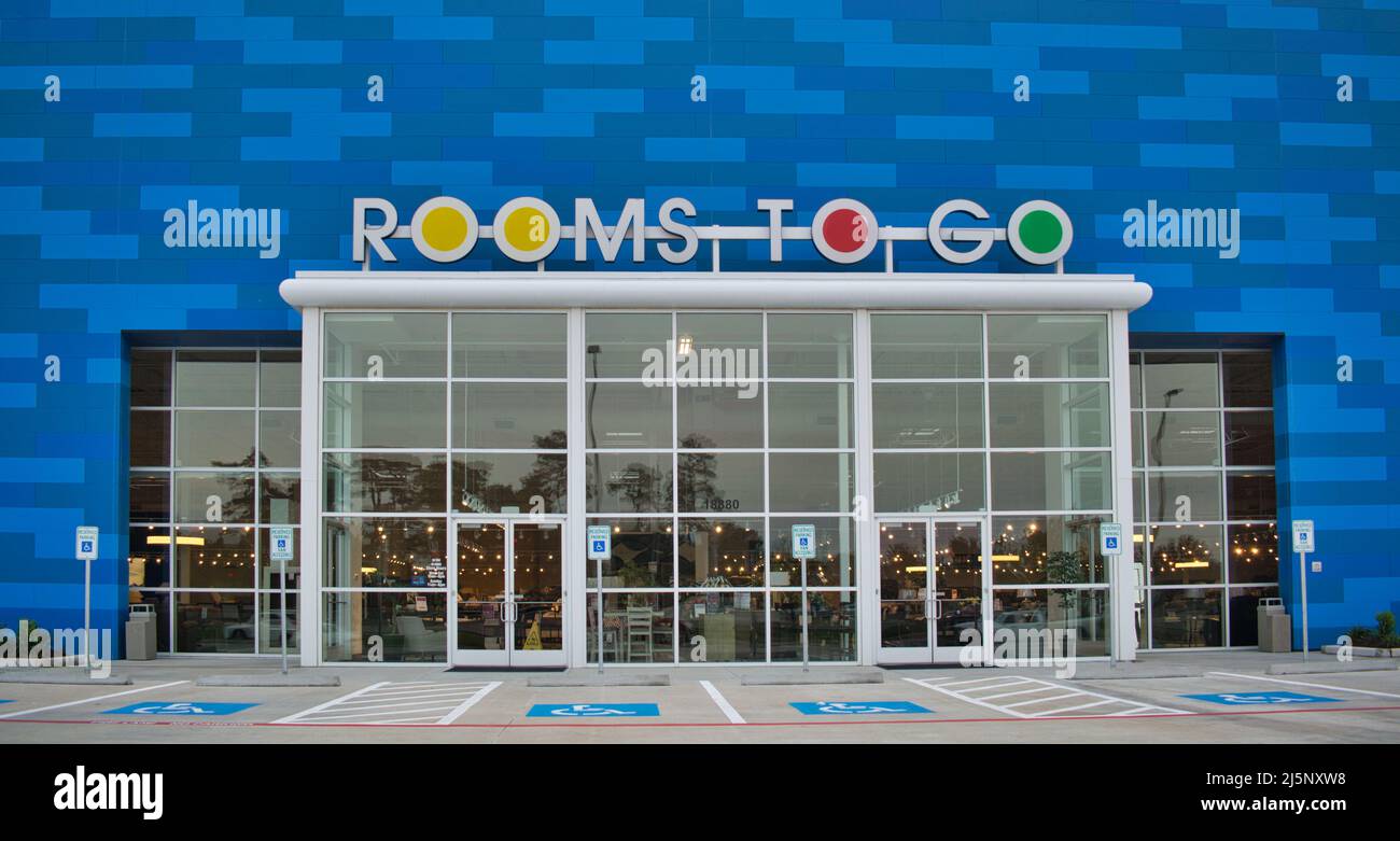Rooms to go storefront hi-res stock photography and images - Alamy