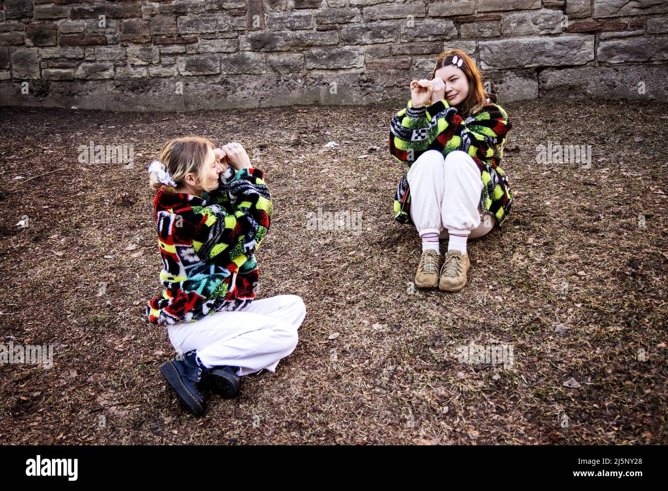 Rhian Teasdale and Hester Chambers from British duo Wet Leg ...