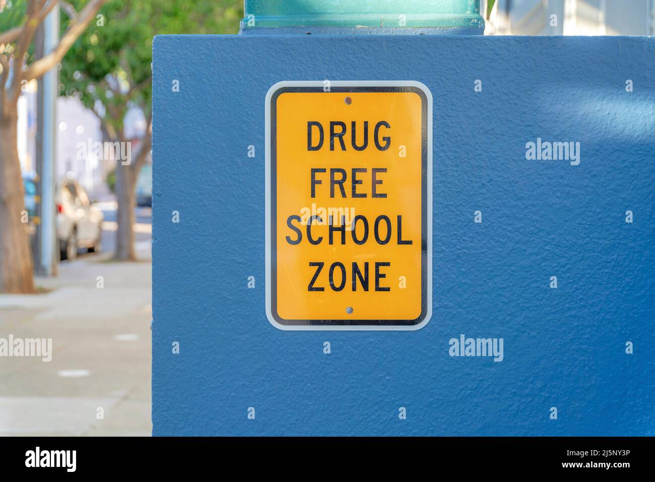 School road sign no letters hi-res stock photography and images - Alamy
