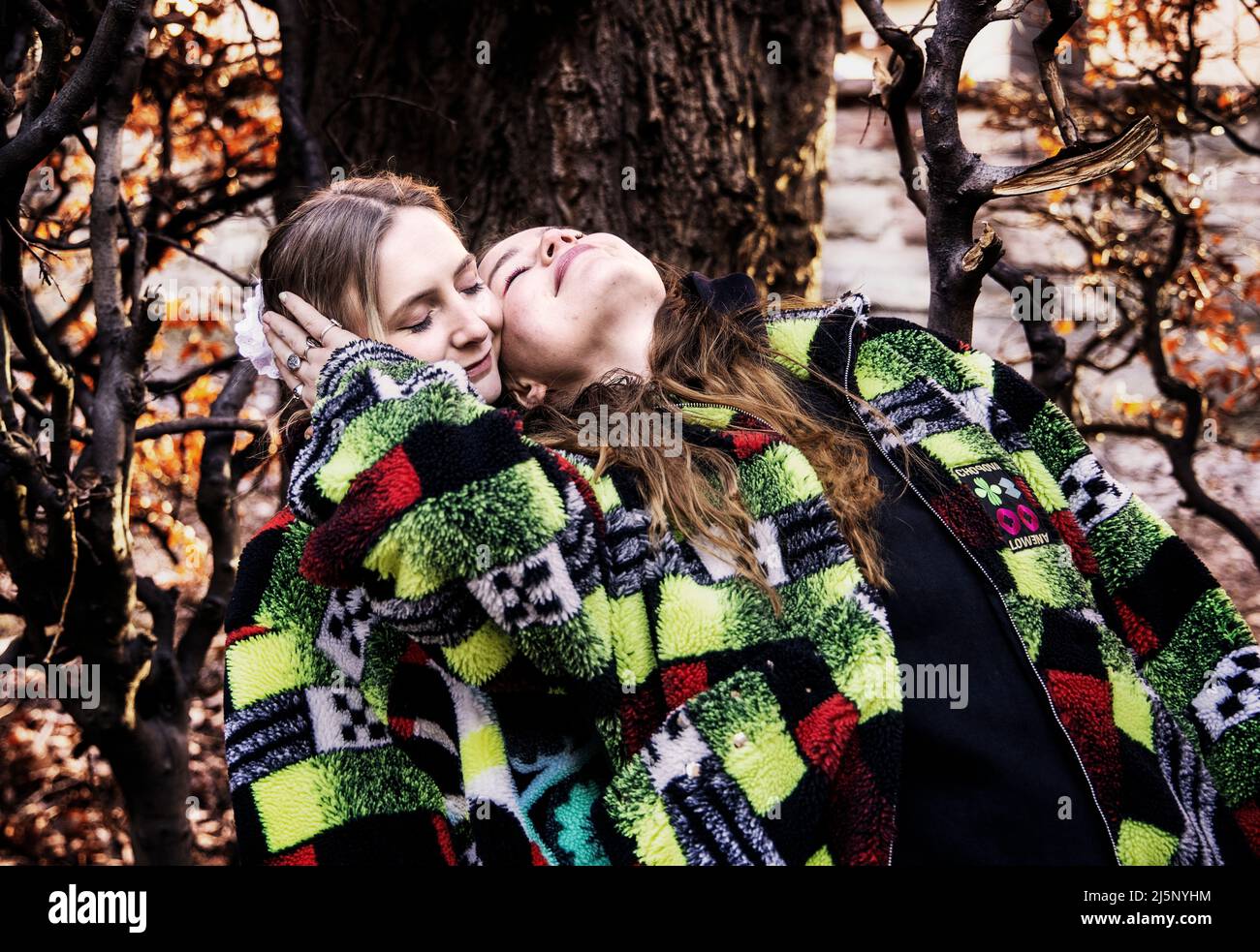 Rhian Teasdale and Hester Chambers from British duo Wet Leg ...