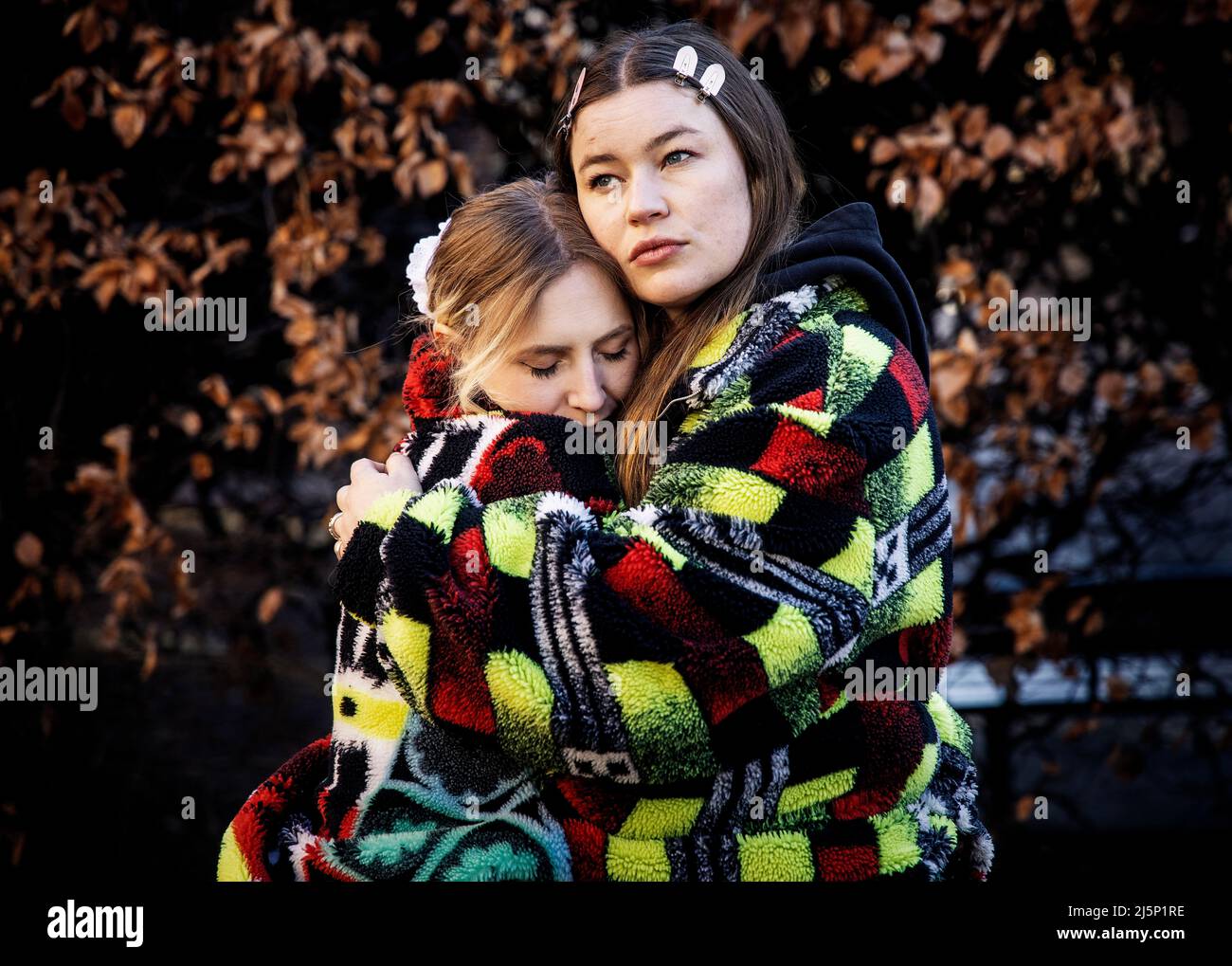 Rhian Teasdale and Hester Chambers from British duo Wet Leg ...