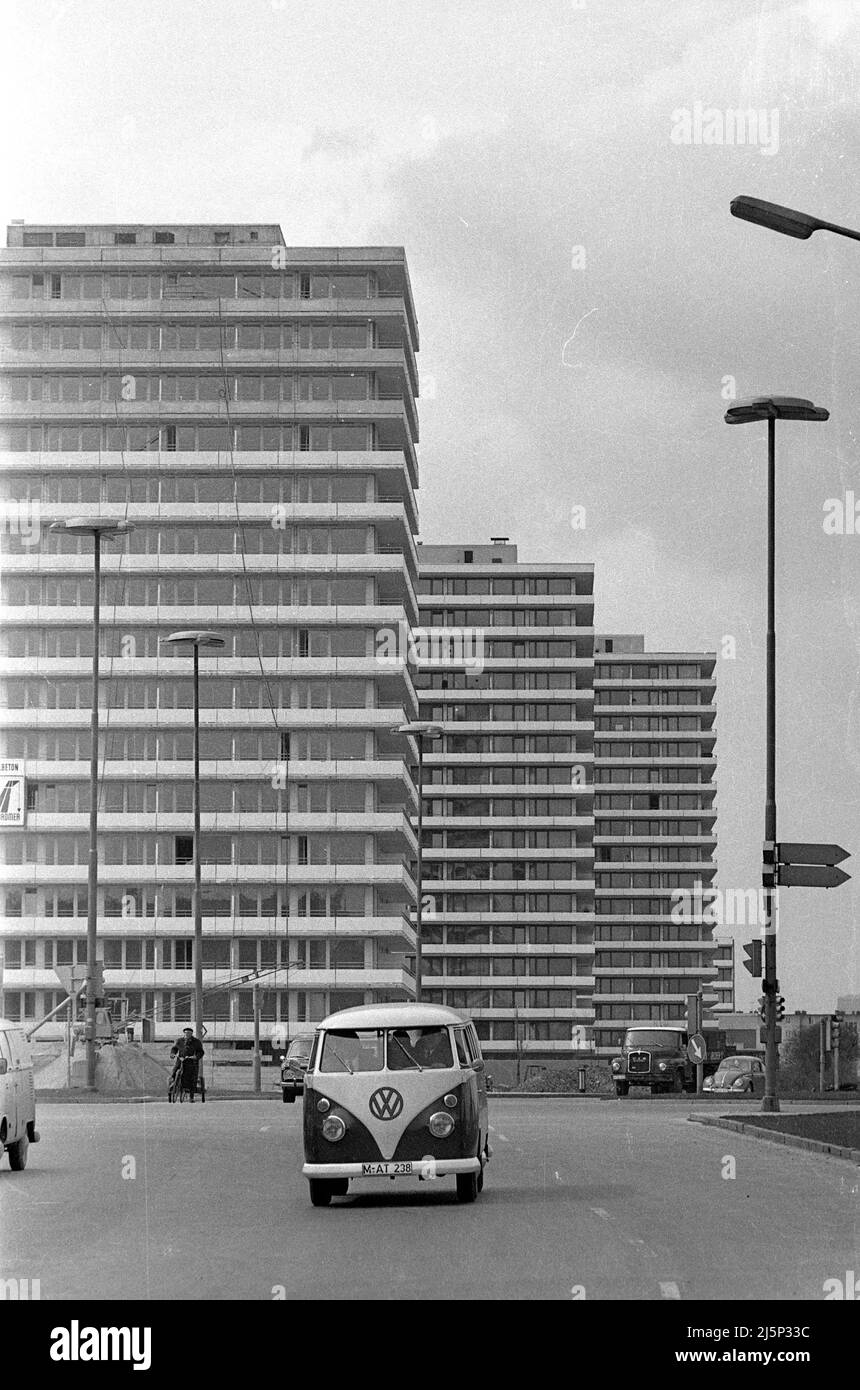 Construction of modern apartments in Munich. [automated translation ...