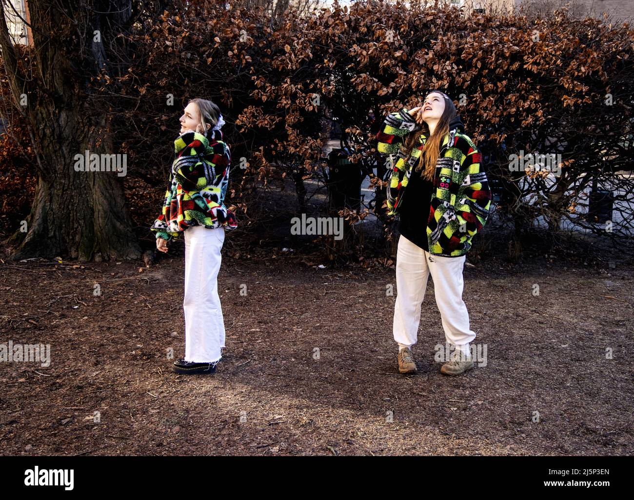 Rhian Teasdale and Hester Chambers from British duo Wet Leg ...