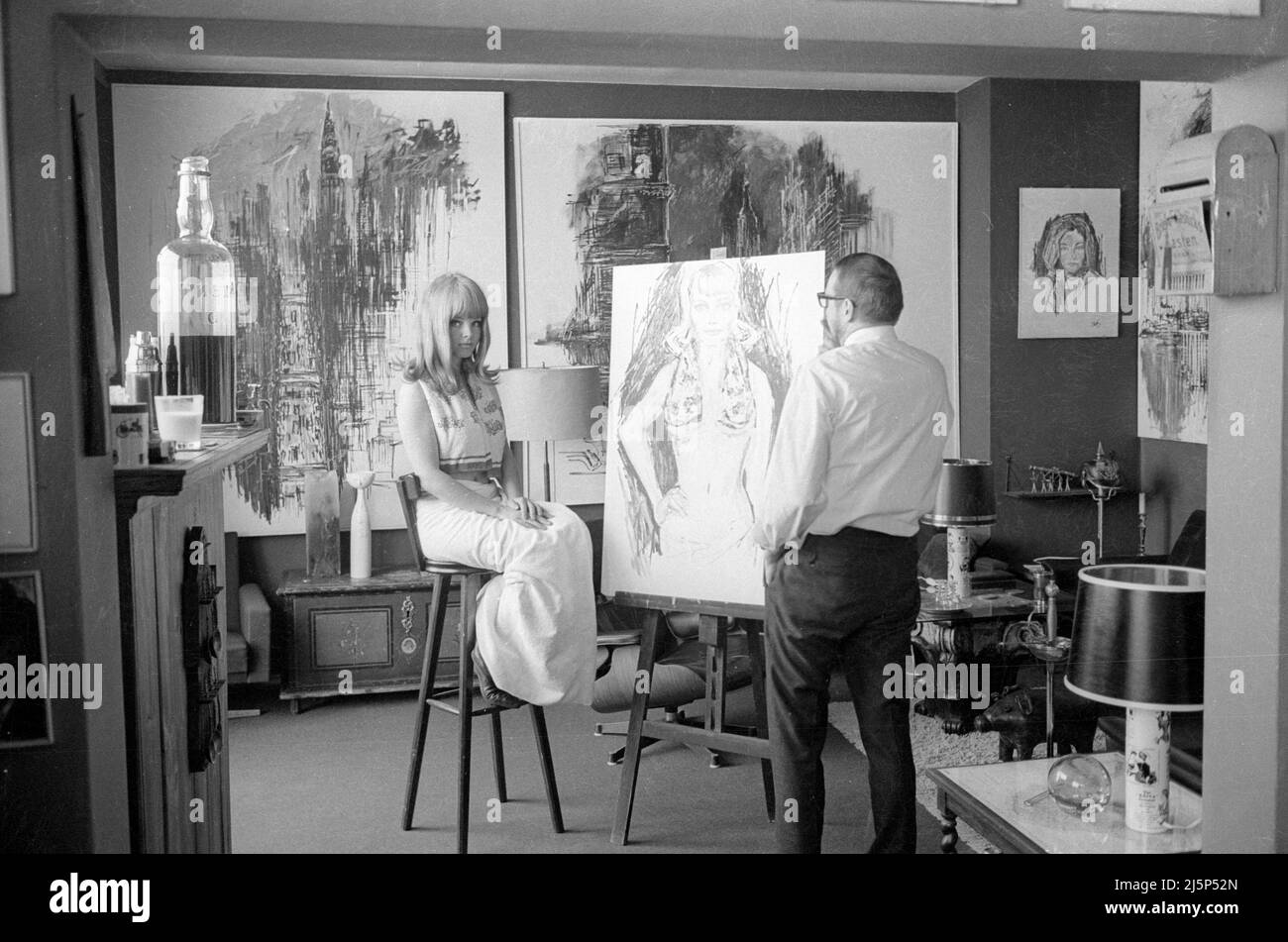 Maria Brockerhoff, actress and singer, with a celebrity painter in ...