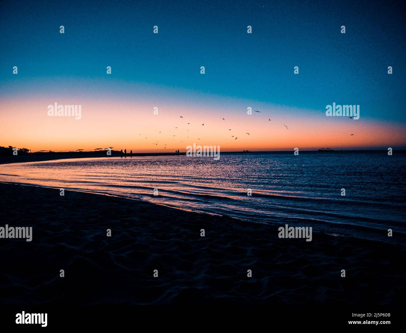 beautiful Australia sunset at the beach ocean Stock Photo - Alamy