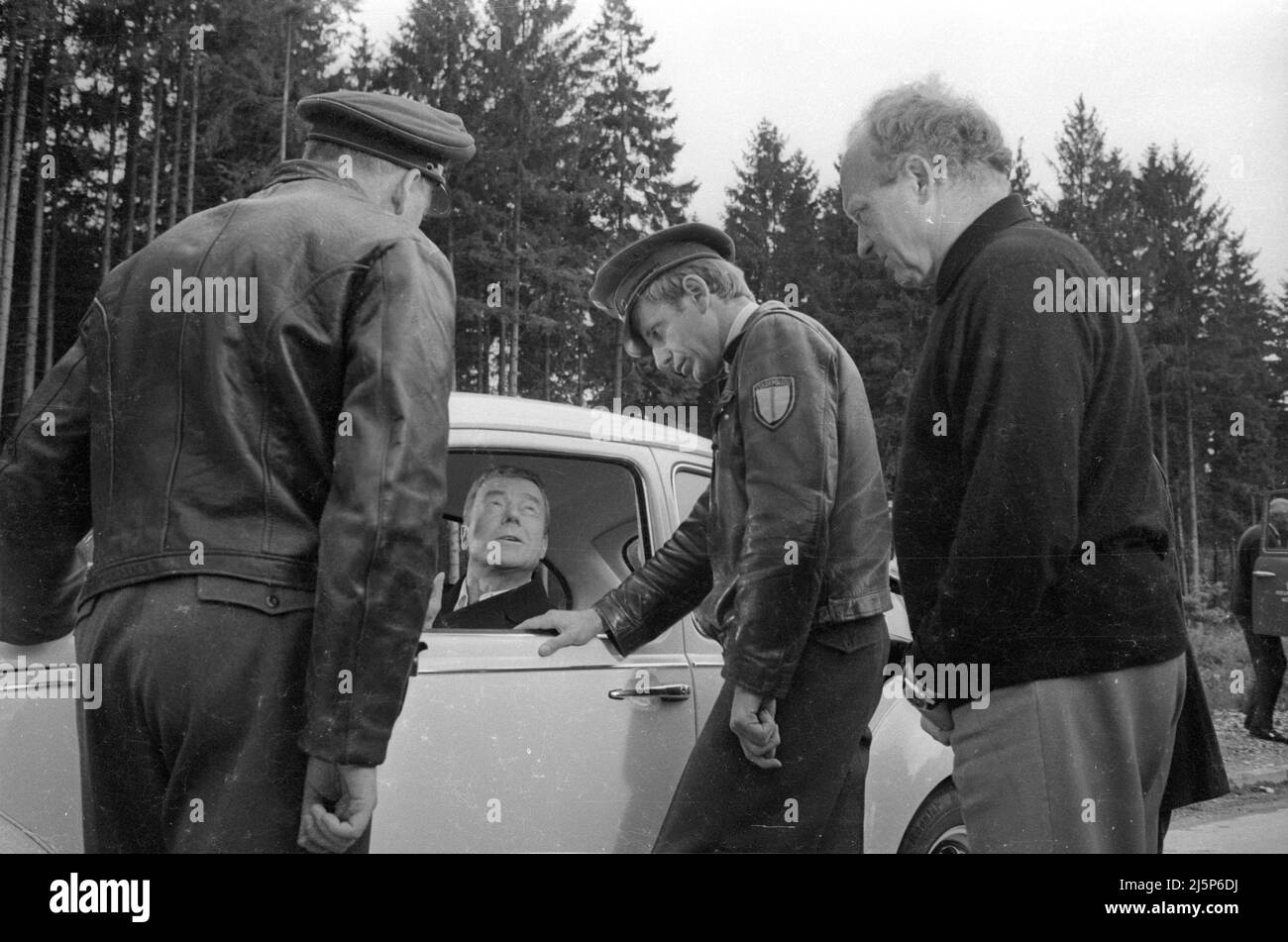 Heinz Rühmann during the shooting of the film "Die Ente klingelt um ...
