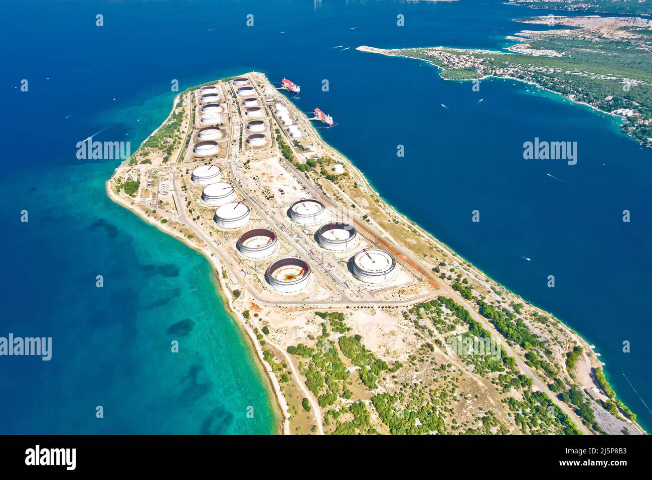 Lng ship aerial hi-res stock photography and images - Alamy