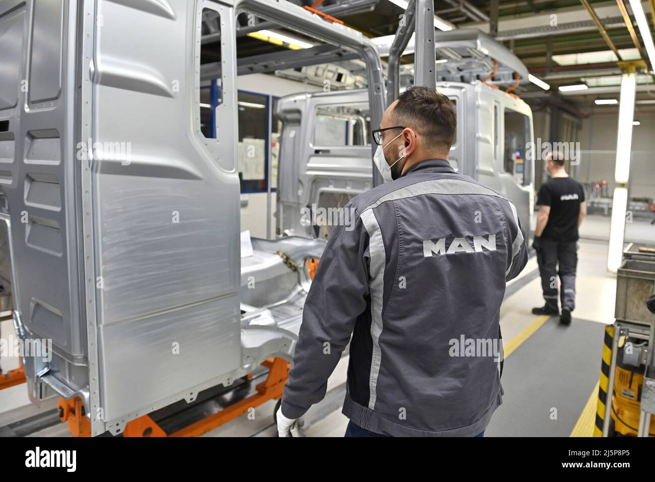 Munich, Deutschland. 25th Apr, 2022. Truck production at MAN starts ...