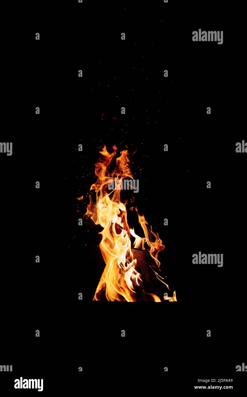 campfire burning flames hot fire Stock Photo - Alamy