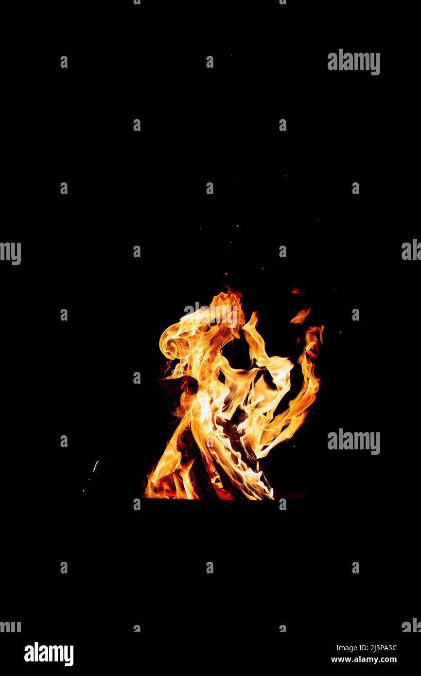 campfire burning flames hot fire Stock Photo - Alamy