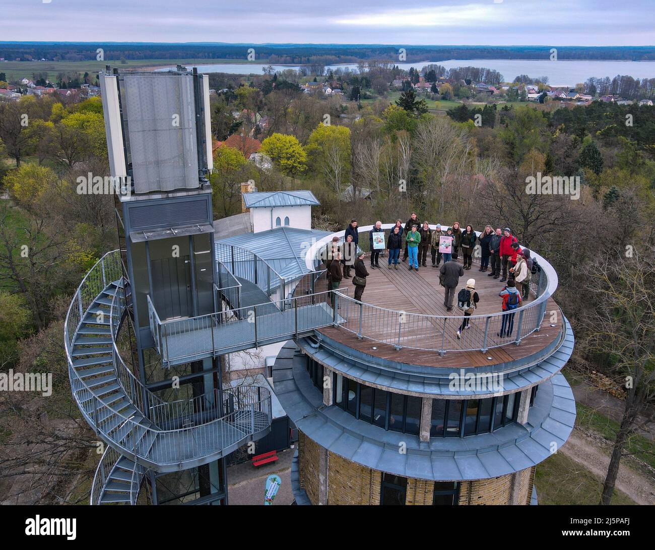 25 April 2022, Brandenburg, Joachimsthal: Participants in the morning ...