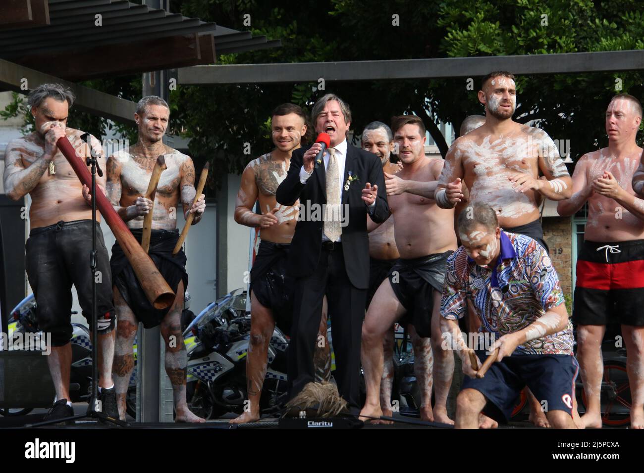 Sydney, Australia, 25th April 2022. Aboriginal Australians take part in ...