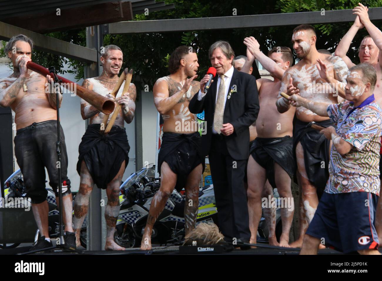 Sydney, Australia, 25th April 2022. Aboriginal Australians take part in ...