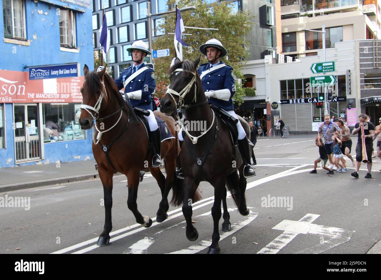 Sydney, Australia, 25th April 2022. Aboriginal Australians take part in ...