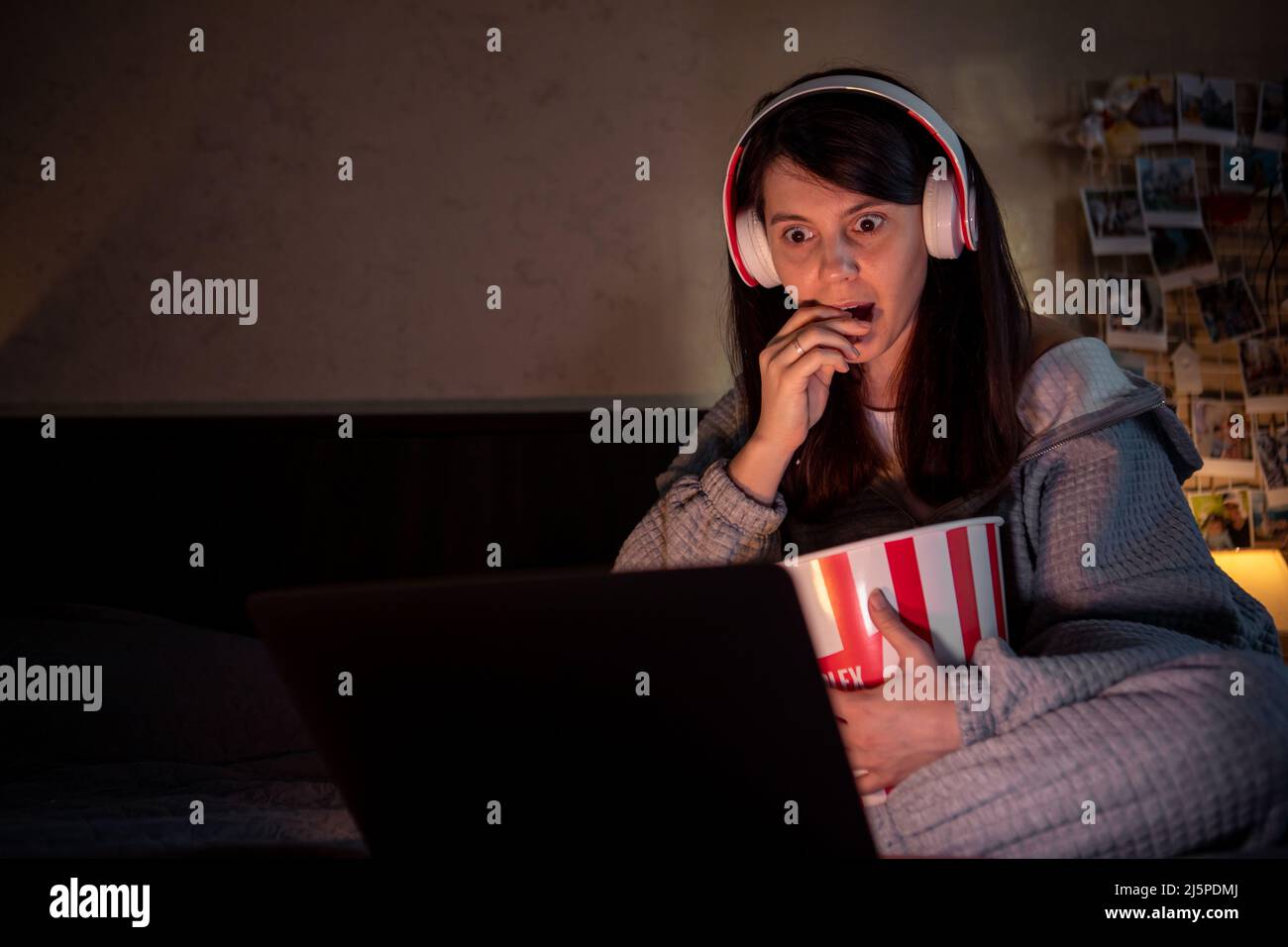 Women watching scary movie home hi-res stock photography and images - Alamy
