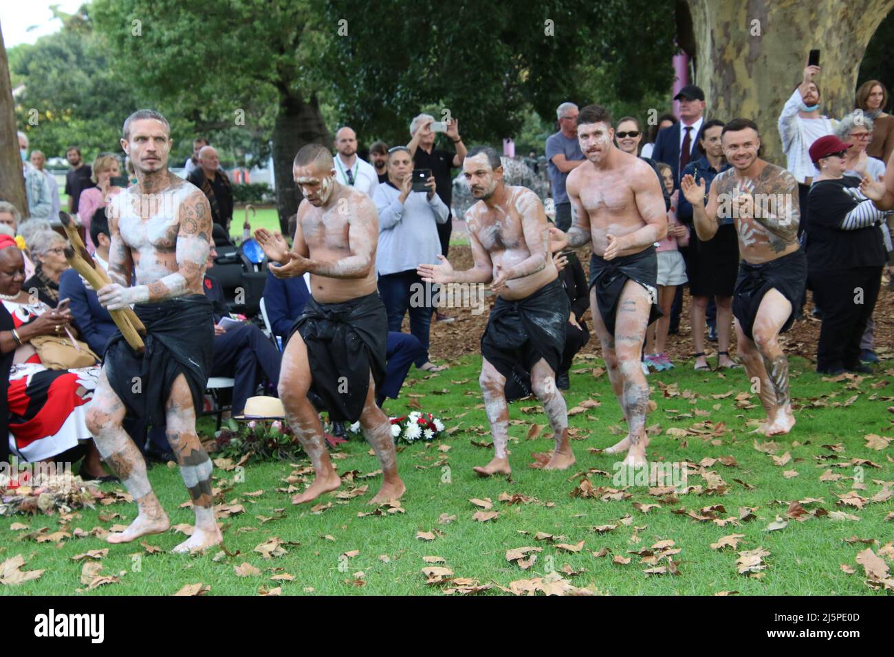 Sydney, Australia, 25th April 2022. Aboriginal Australians take part in ...