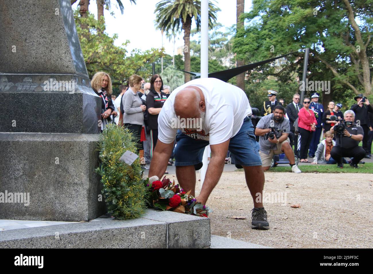Sydney, Australia, 25th April 2022. Aboriginal Australians take part in ...