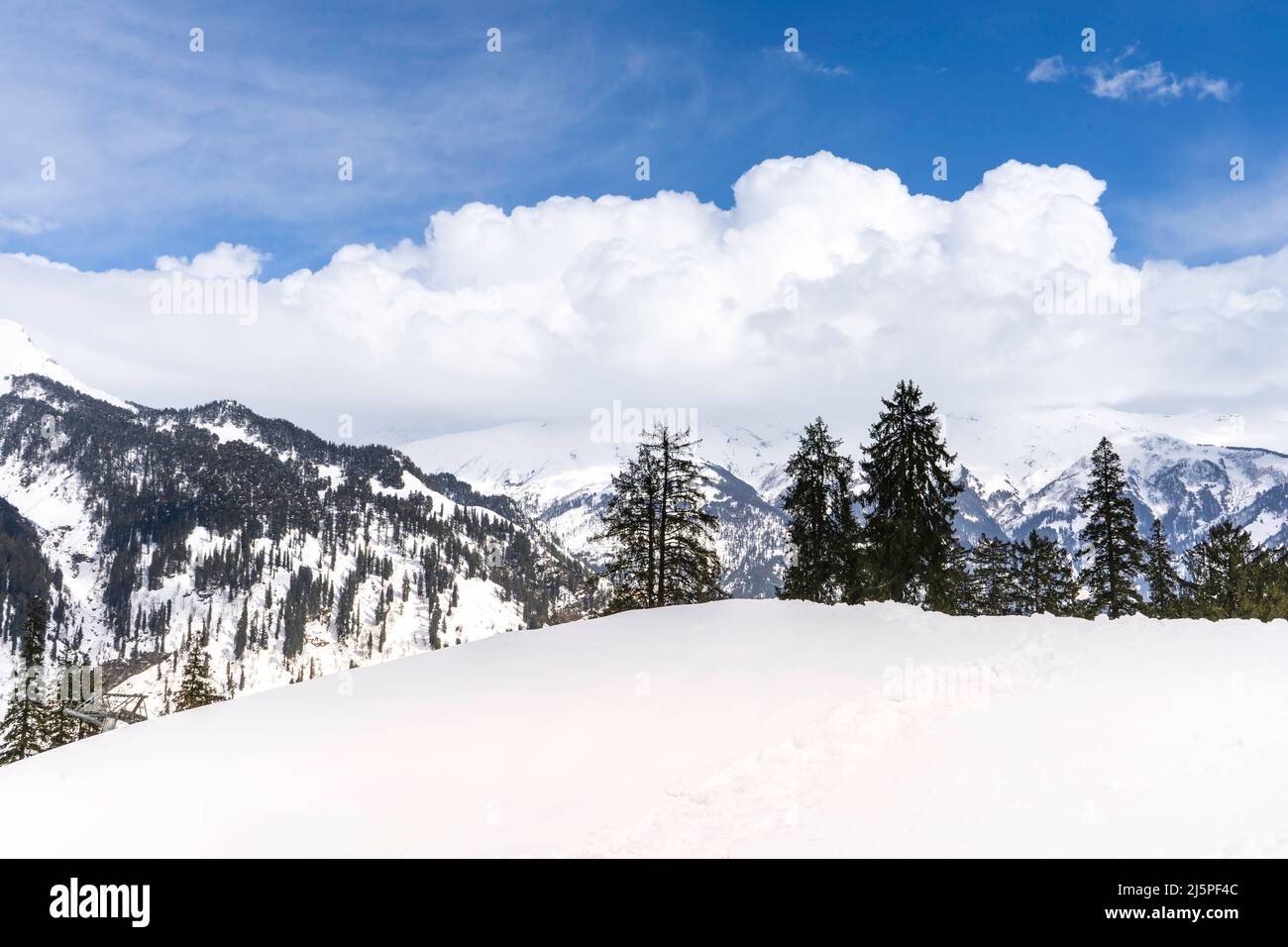 solang valley adventure manali himachal pradesh Stock Photo - Alamy