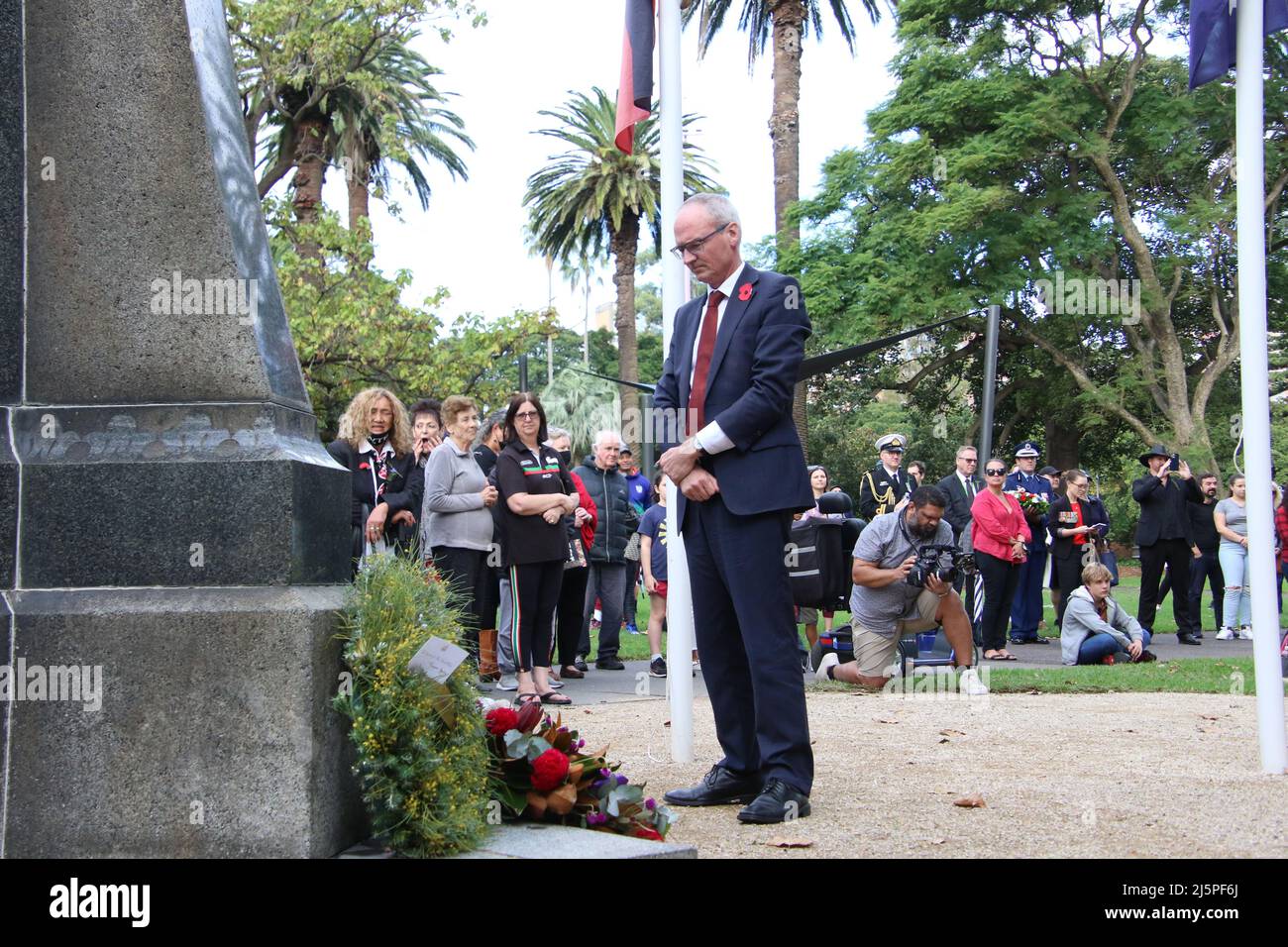 Sydney anzac memorial wreath hi-res stock photography and images - Alamy