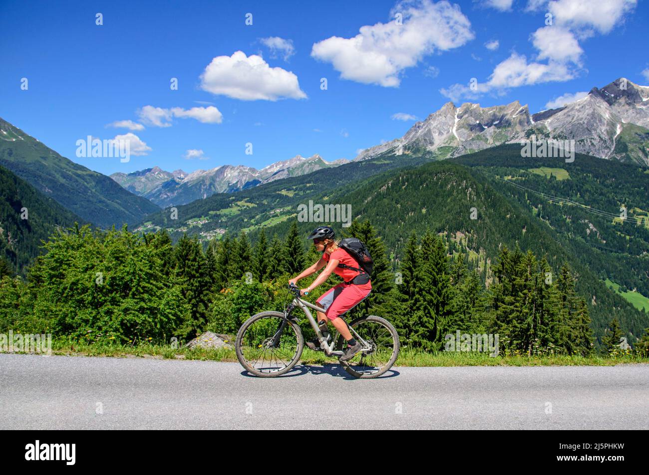 Happy cyclists in nature on hi-res stock photography and images - Alamy