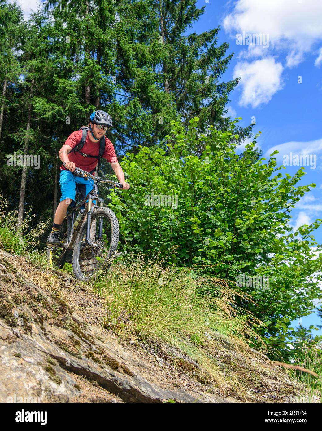 Mountainbiker steep hi-res stock photography and images - Alamy