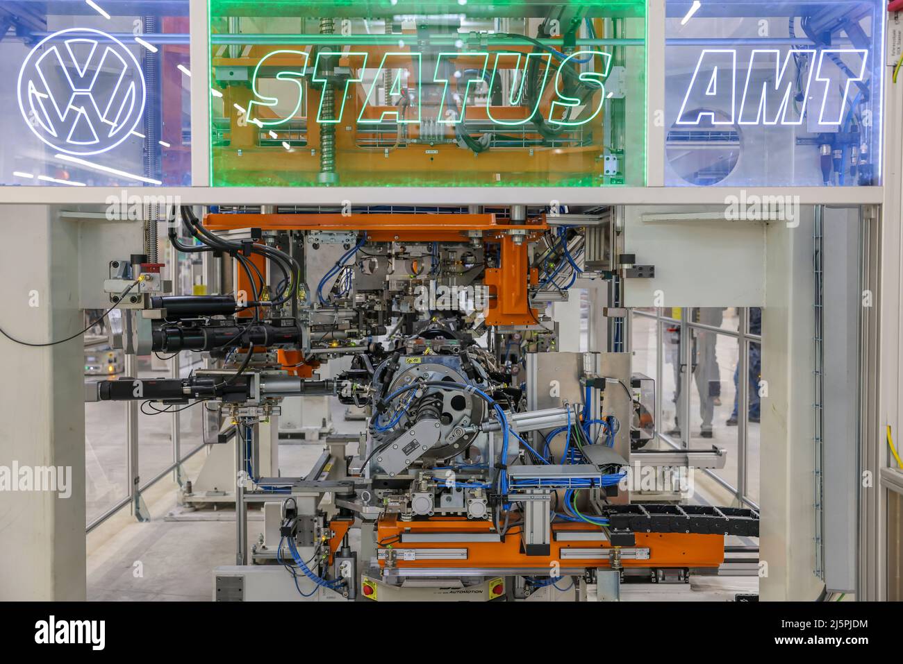 Meerane, Germany. 25th Apr, 2022. The bolts of a pre-assembled rear ...