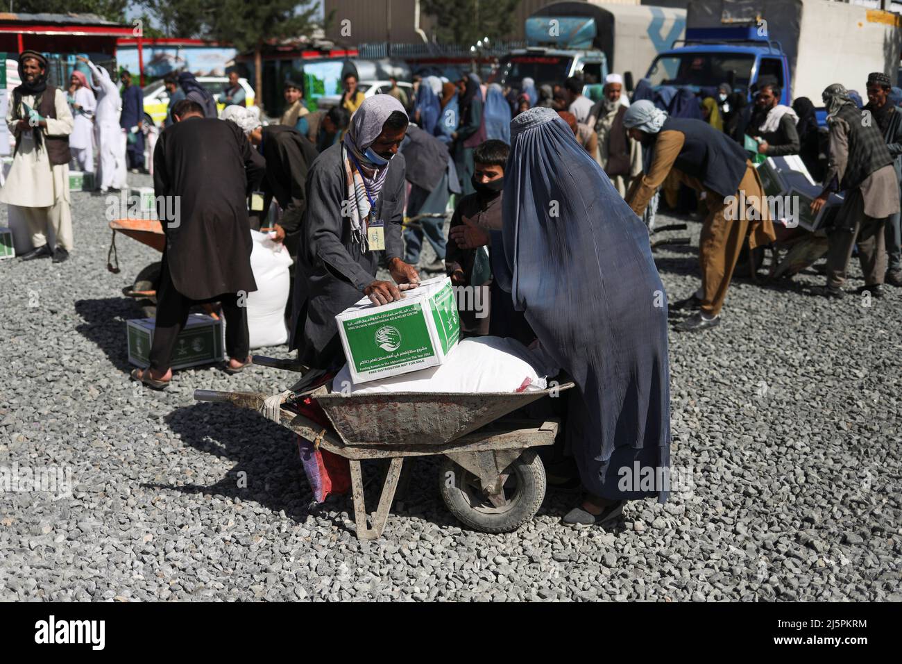 Humanitarian aid distribution center hi-res stock photography and ...