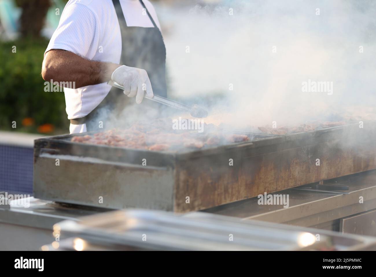 Backyard chef hi-res stock photography and images - Alamy