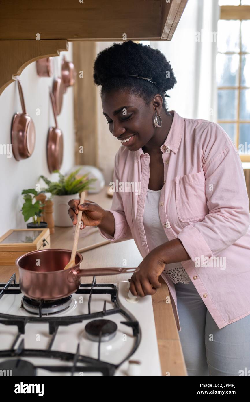 African cooking equipment hi-res stock photography and images - Alamy