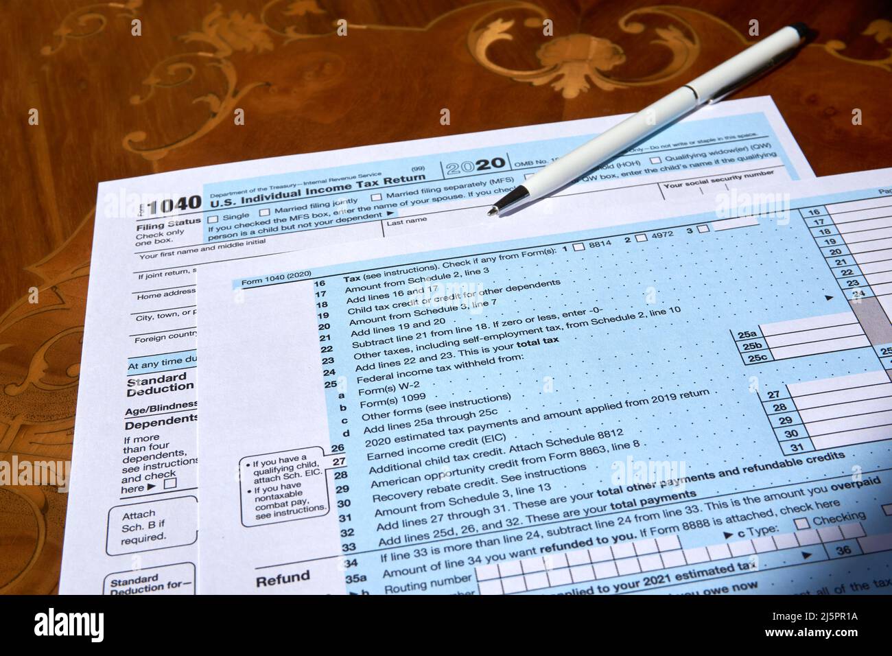 US 1040 Tax Form Stock Photo - Alamy