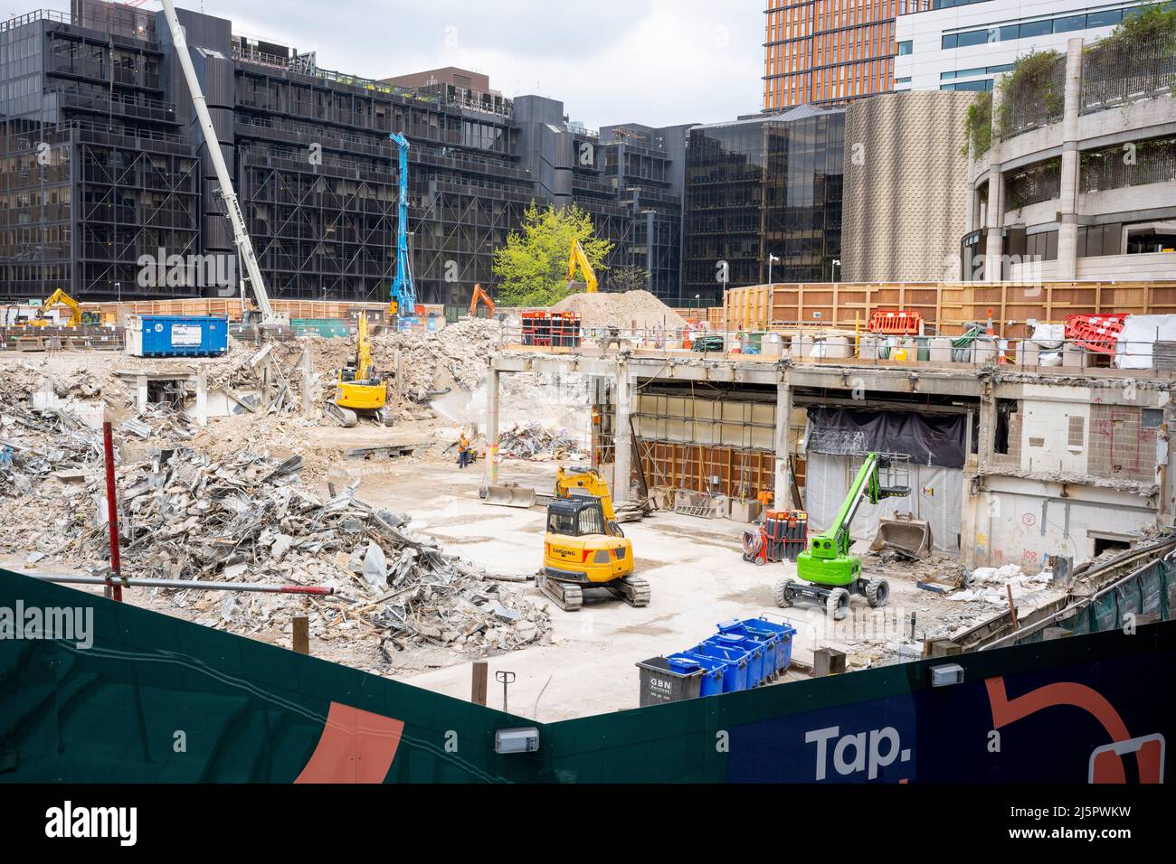 Broadgate london 1990s hi-res stock photography and images - Alamy